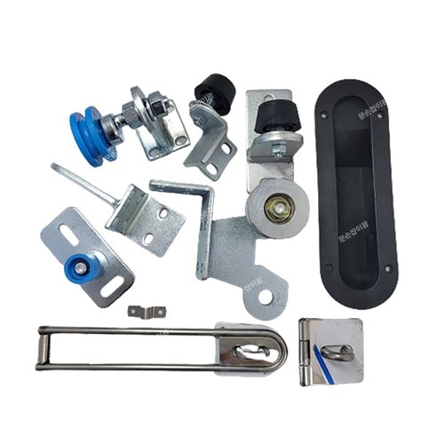 판넬문 슬라이딩도어부속 브라켓 상부브라켓 크랭크로라용 도어 롤러 문 부속 Hc Hh 중간브라켓 중간스토퍼 하부스토퍼 판넬부속품 더블브라켓 매립 손잡이 문손잡이팜 대형철물점