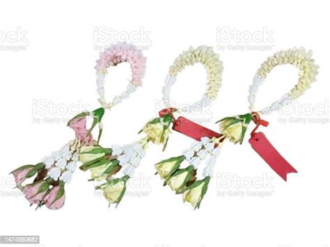 재스민 화환 3개 재스민 열정 꽃과 밝은 색상의 장미로 만들어졌습니다 격리된 흰색 배경입니다 0명에 대한 스톡 사진 및 기타 이미지 Istock