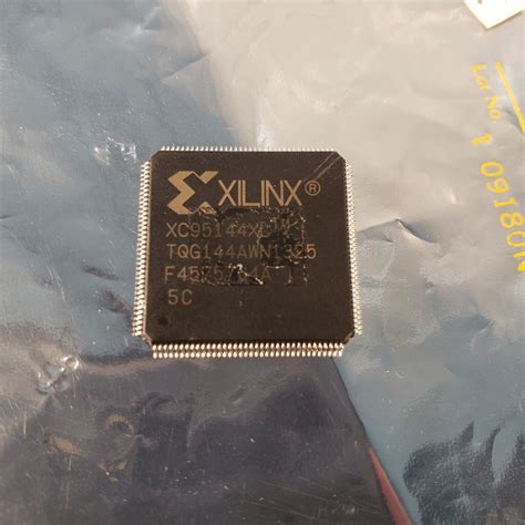 xilinx xc95144xl 10tqg144c cpld complex programmable logic devices