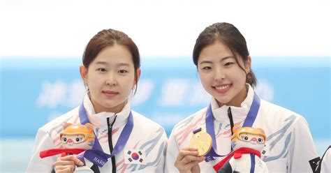 이나현·김민선 신설된 스피드 스케이팅 100m서 0 004초 차이로 나란히 금·은메달 수확[하얼빈ag]