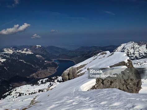 스위스 알프스에서 겨울에 스키 투어 내면의 와기탈러제의 중더스톡 산 봉우리에서 찍은 그림 스키모 0명에 대한 스톡 사진 및 기타 이미지 Istock