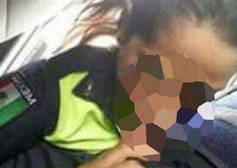 Casal é flagrado fazendo sexo em lugar inacreditável