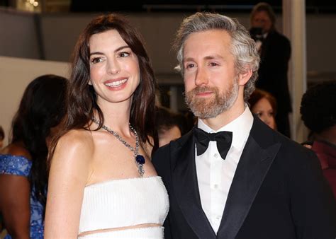 Anne Hathaway Adam Shulmans Relationship Timeline