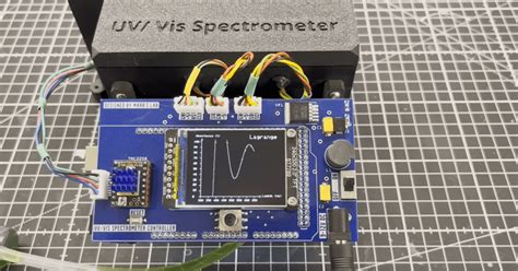 See How This Homemade Spectrometer Analyzes Substances With An Arduino