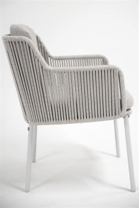 4 Seasons Bernini 6 Seat Dining Set Ambassador Table