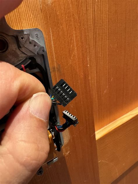 Anyone Know What Is This Connector Called One Of The 6 Wires Snapped Out And I Need To Replace