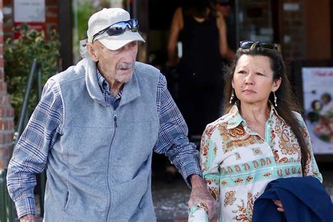 Gene Hackman May Have Died Nine Days Before Being Found Investigators