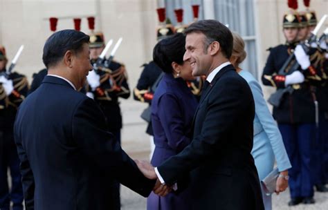 Си Цзиньпин призвал Макрона к совместным усилиям по предотвращению новой холодной войны