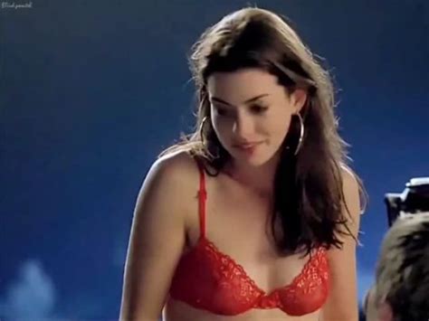 Anne Hathaway Tumbex