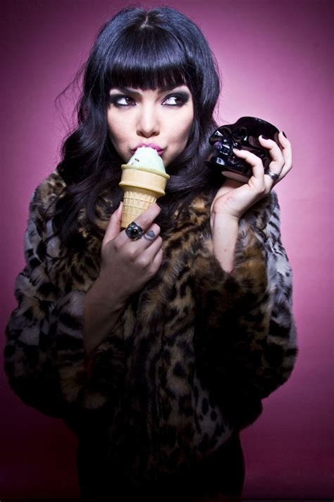 Reneeruin Com The Girl S Got Style Tamara Sky