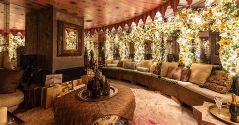 You Can Have A Christmas Themed Photoshoot In Mariah Careys Nyc