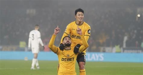 황희찬 시즌 1호골 울버햄튼 맨유 잡고 강등권 탈출