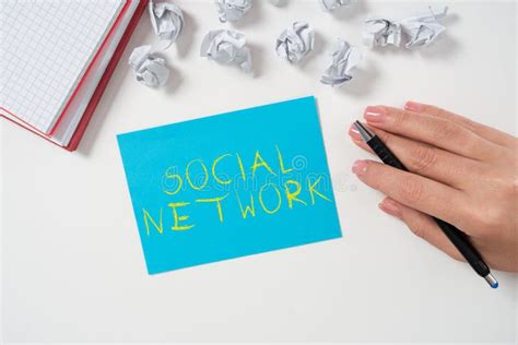 sign displaying social network word written on a framework of individual linked by