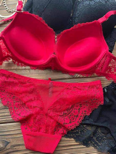 Купити Жіноча нижня білизна з мереживом комплект синій бюстгальтер трусики ціна 469 грн