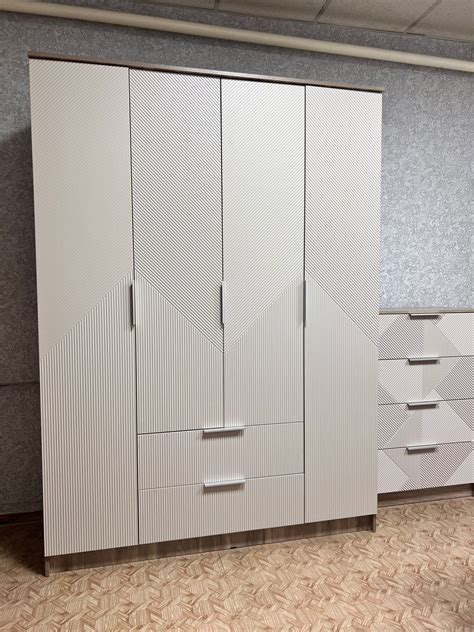 Купить Шкаф 4 х ств ШК 11 Эмилия в Ростове на Дону отличные цены на распашные шкафы Интернет