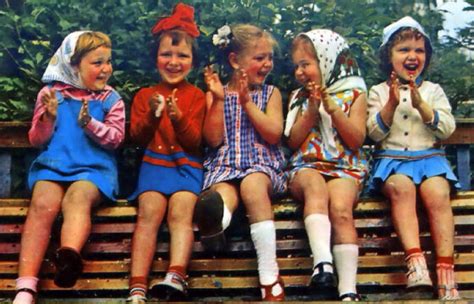 Виднелось нижнее белье зачем советские девочки ходили в ультракоротких