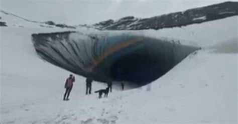 출입 금지 아르헨 빙하동굴 갔다가…30대 관광객 얼음판에 참변