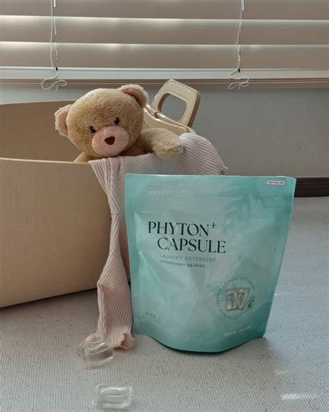 우유🍼 제품협찬 캡슐 한 알로 빨래 끄읏🫧 우유가 태어나기 전에는 항상 캡슐 세재로 빨래를 해왔는데 우유가 태어나고 아기용 액체 세제로 바꾸니 매번 양조절하기도 귀찮고