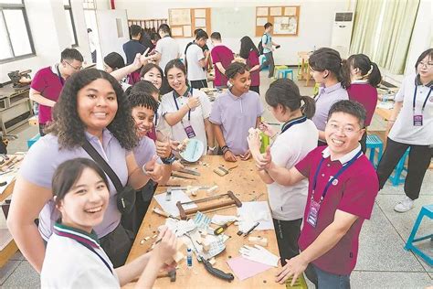 中美青少年共唱一曲友谊之歌——美国青少年交流团参访福州中学 阿普 中国 师生