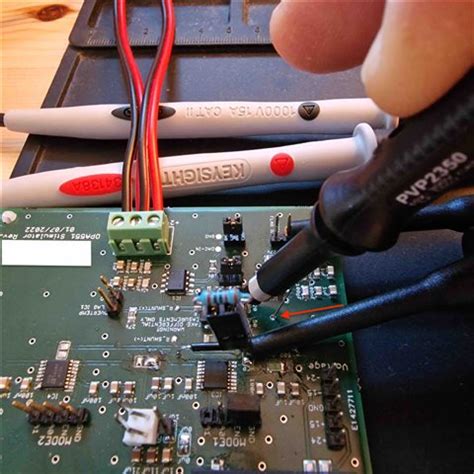 OPA HCP Schema High Noise At Output Even With Input Grounded Pure Sinusoidal MHz Waveform