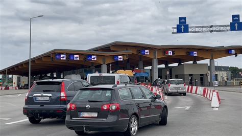 Виїзд з України Які сьогодні черги на кордоні Українські Новини