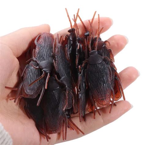 50pcs Insects Prank Props Lifelike Simulation Cockroach Toys Trick