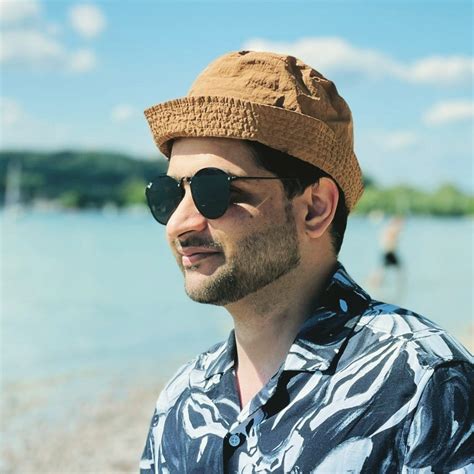 Abdullah Amjad Medium