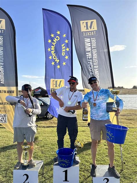 Не знам какво правя но на рибите им харесва 😘