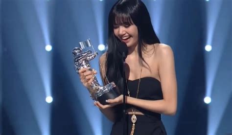 BLACKPINK S Lisa Wins The Best K Pop Award At The VMAs With LALISA