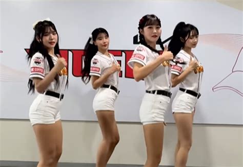 What Is Pikki Pikki The Viral Cheerleading Dance From Korea Taking The