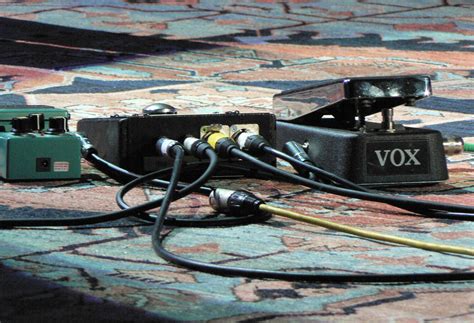 Eric Claptons Guitar Rig Gear And Pedalboard Equipboard