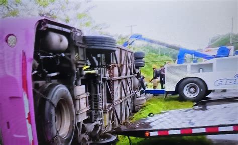 Se Eleva A Cuatro El Número De Víctimas Fatales Del Accidente De Bus En