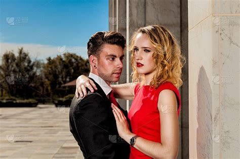 年轻男女时装模特