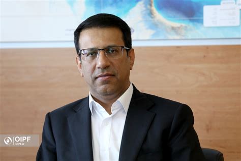 درخواست حسین‌زاده برای پرهیز از ارسال گل و پیام تبریک Oipfir