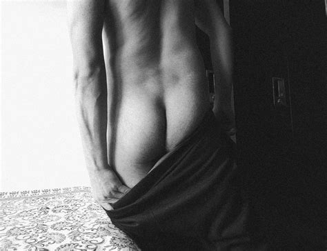Minimal Nudes By Pansatryos