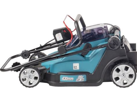 Makita DLM432PT2 review | Cordless Mulching Lawn mower - Which?