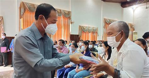 មនុស្សចាស់មានគុណសម្បត្តិយ៉ាងច្រើនក្នុងការអភិវឌ្ឍប្រទេសកម្ពុជាឱ្យរីកចម្រើន រហូតមកដល់សព្វថ្ងៃ