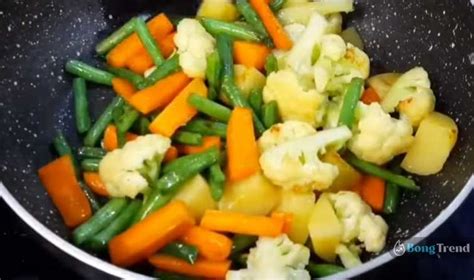 Paneer Mix Veg Recipe যেমন টেস্টি তেমনি পুষ্টিকর নিরামিষ এই পনিরের সবজি বানালে আঙ্গুল চেটে