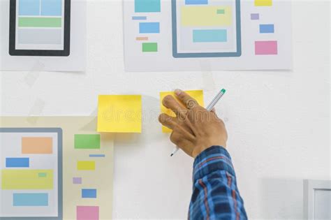 Smooth Focus Group Of Web Designers Are Working Together To Develop
