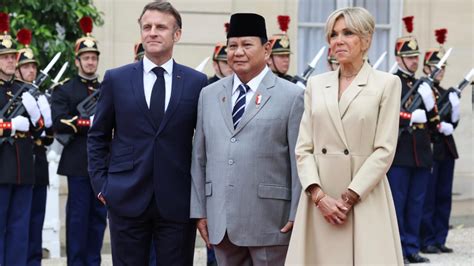 Foto Hadir Pembukaan Olimpiade Paris 2024 Prabowo Beri Dukungan