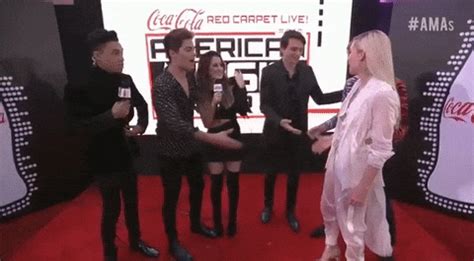 Red Carpet Brasil S Find And Share On Giphy