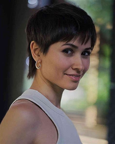32 Modern Pixie Cut With Bangs For A Face Framing Effect