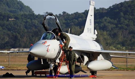 Pafs Jf 17 Thunder Fighter Jet At Zhuhai Airshow 2010 Pakistan