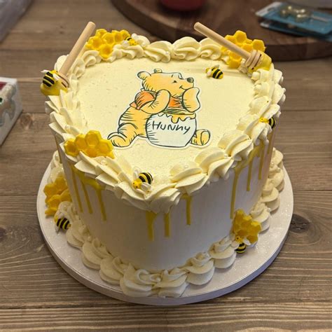 Winnie The Pooh Themed Birthday Cake Pastel Winnie The Pooh Theme Oh