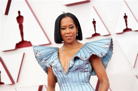Oscars 2021 Red Carpet Best Looks Trends And Highlights