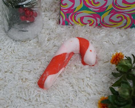 How To Use Lush Candy Cane Bubble Bar At Lola Omay Blog