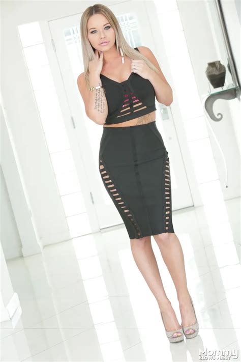 Rachele Richey Scrolller