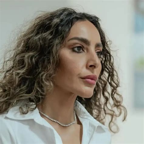 فاطمة الصفي تكشف حقيقة تركها الكويت وما علاقة سحب الجنسية؟ Jadeedoha