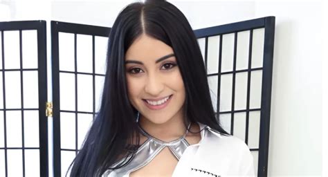 Luana Honey Age Career Family Net Worth Height Bio