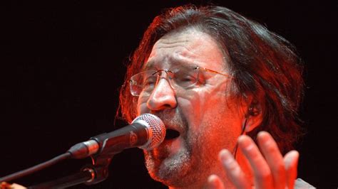 Юрий Шевчук перечислил все гонорары с начала войны на помощь беженцам